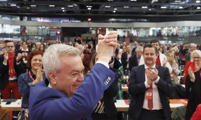 Steirischer SPÖ-Chef Lang mit 91,6 Prozent als Vorsitzender bestätigt ... Steirischer SPÖ-Chef Lang mit 91,6 Prozent als Vorsitzender bestätigt ...